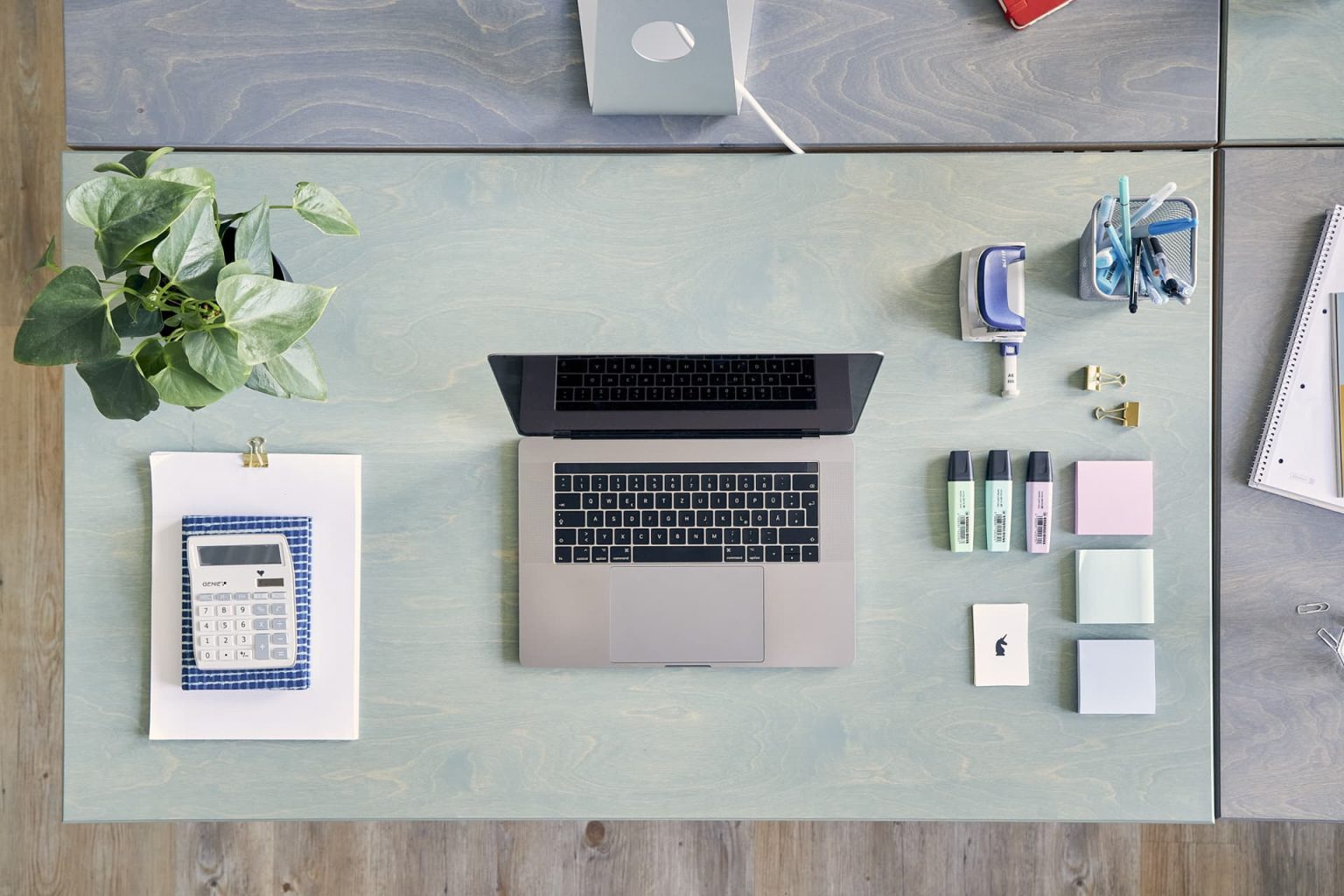 » Minimalist Workspaces: How to Organize Your Office to Increase ...